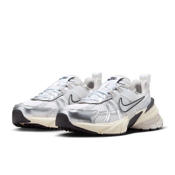Nike | Shoes | Nike V2 Run Sneakers | Poshmark